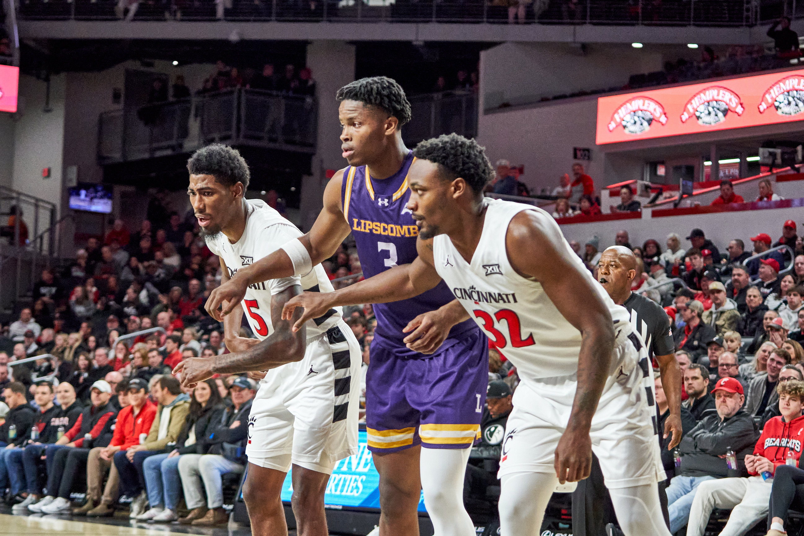 Cincinnati Bearcats Cruise Past Lipscomb 89–62 at Fifth Third Arena ...