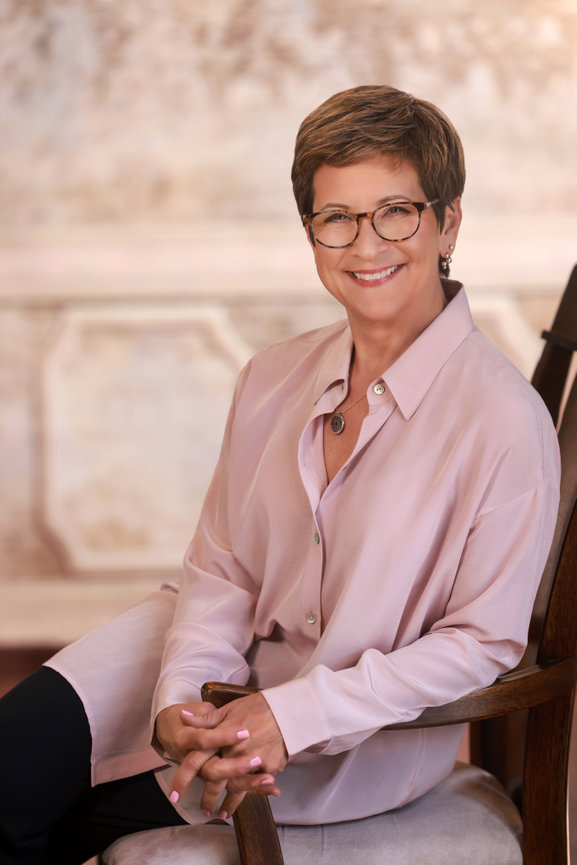 Professional Headshots - Jessica Robertson Photographic Artistry