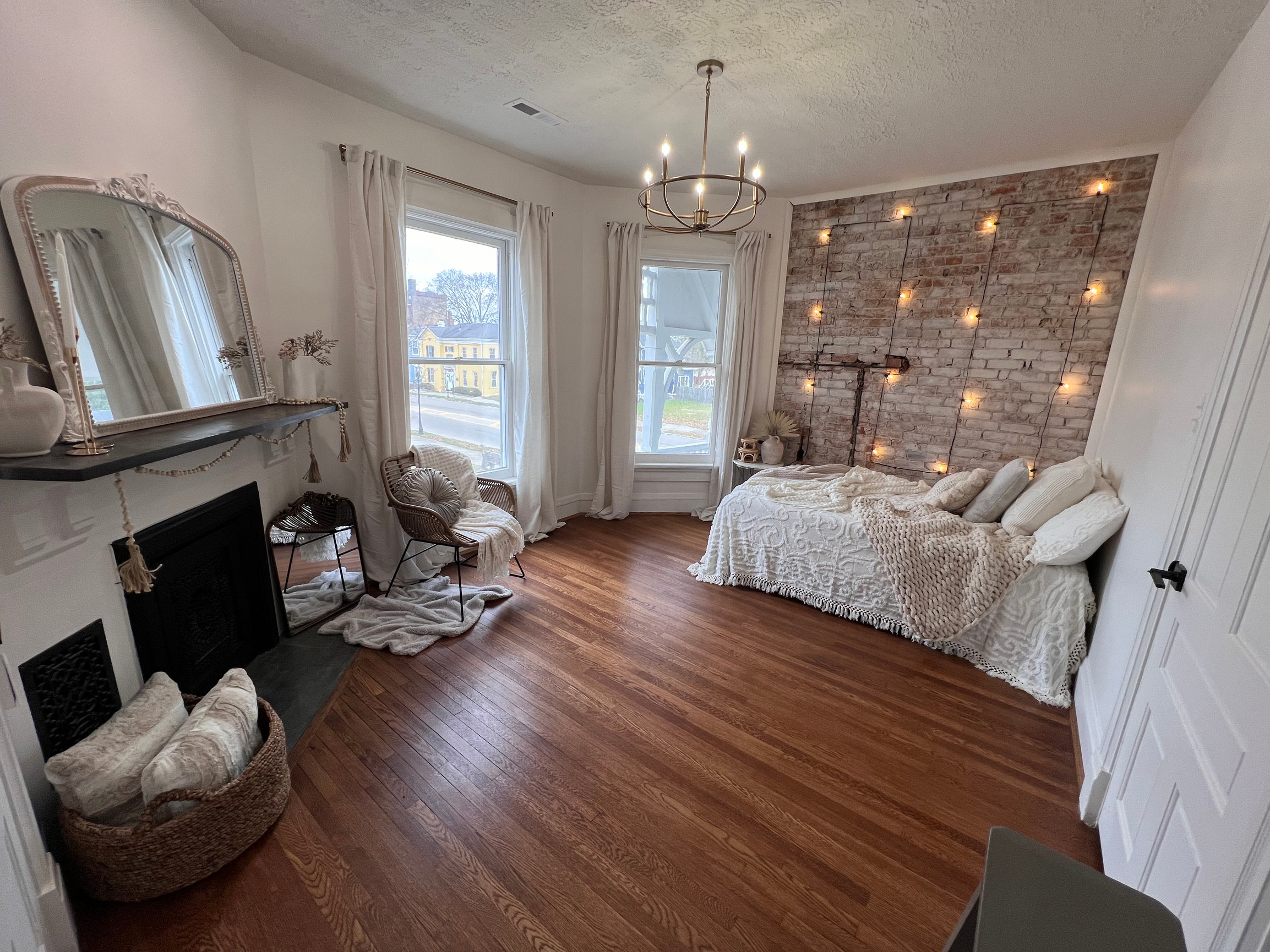 Vail Studio - Second & Main Studios