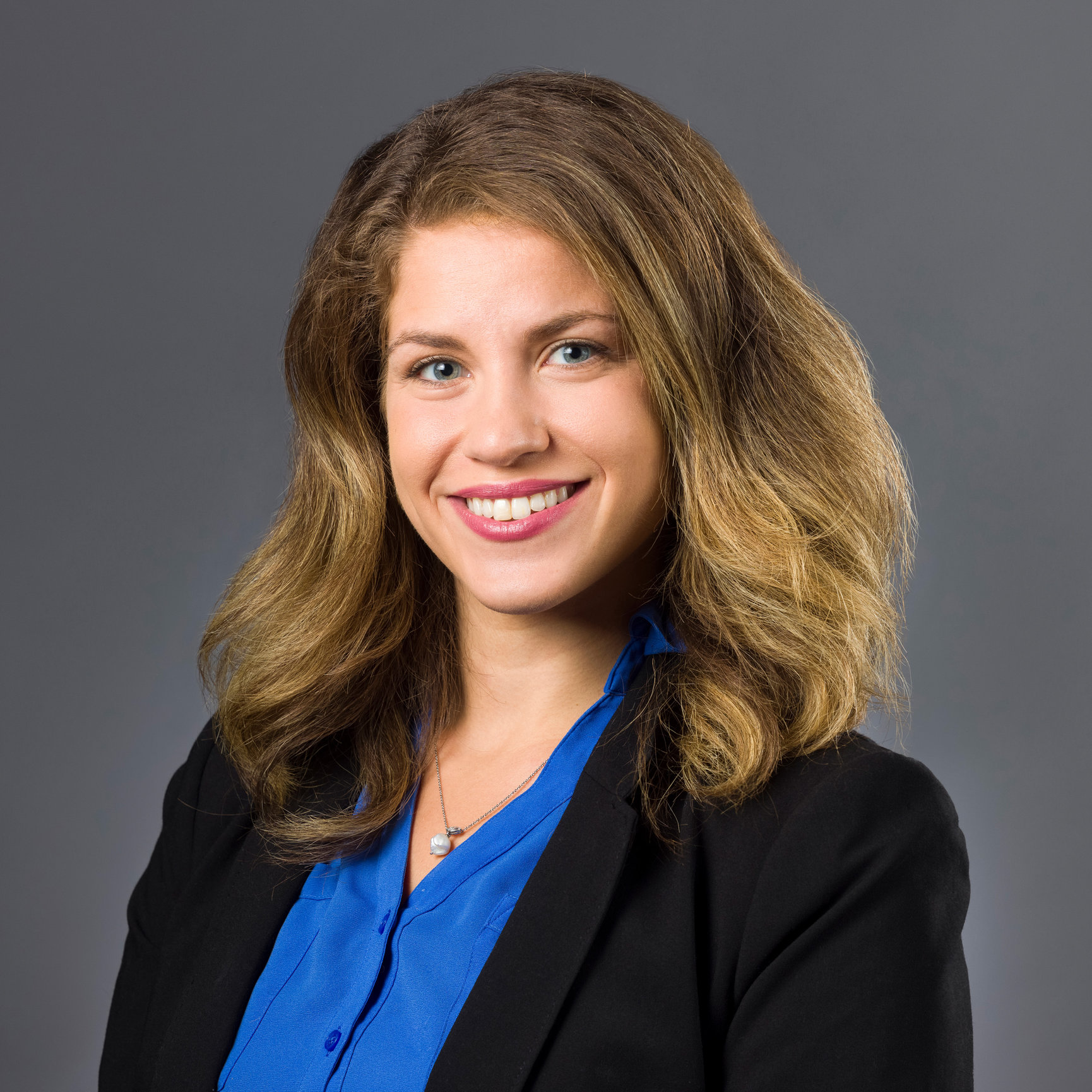 Headshot Trends for 2025: Stand Out with a Modern Look - fitzphoto, inc.