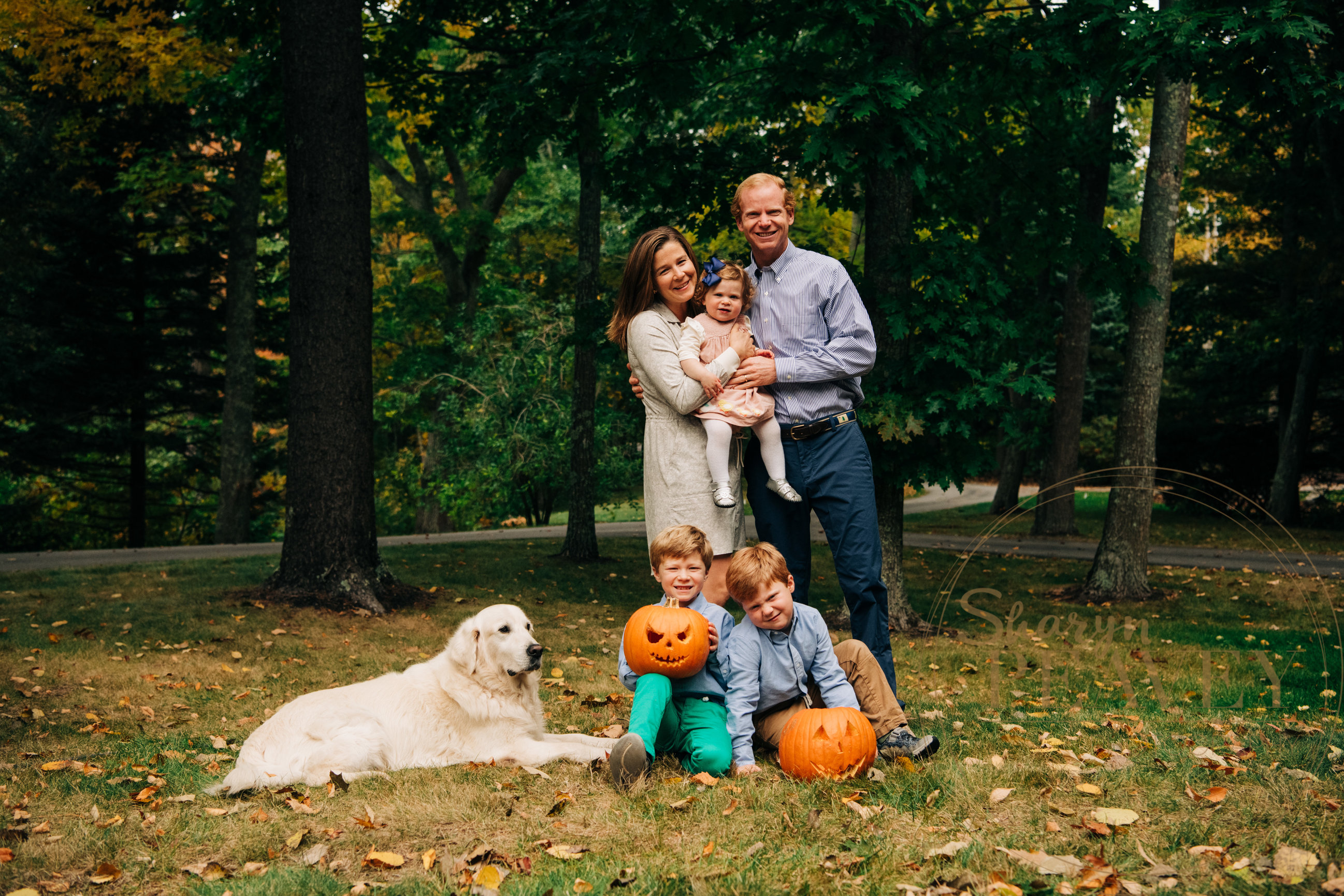 What To Wear: Fall Family Outfit Ideas - Sharyn Peavey Photography