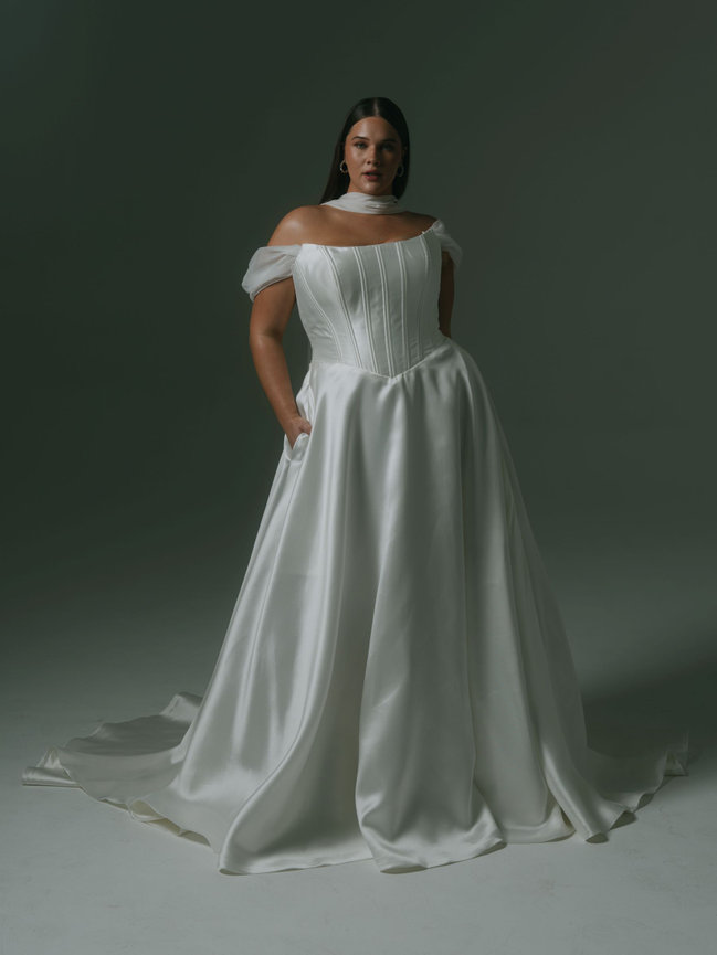 Curves Bridal Gowns & Dresses for Sale