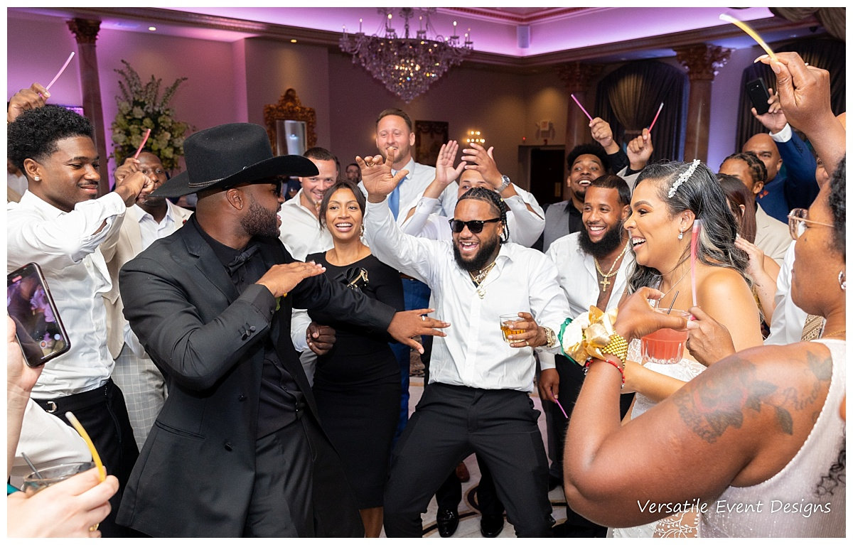 Professional DJ Services Can Make Or Break The Party: Here’s How!