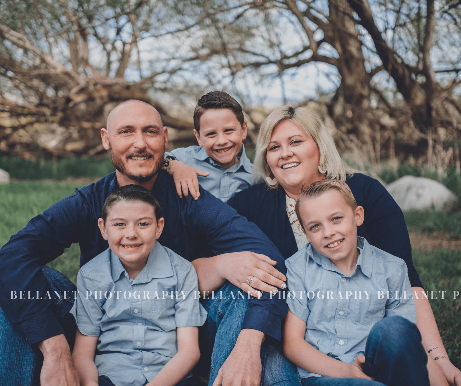 What colors to wear for Spring family photos