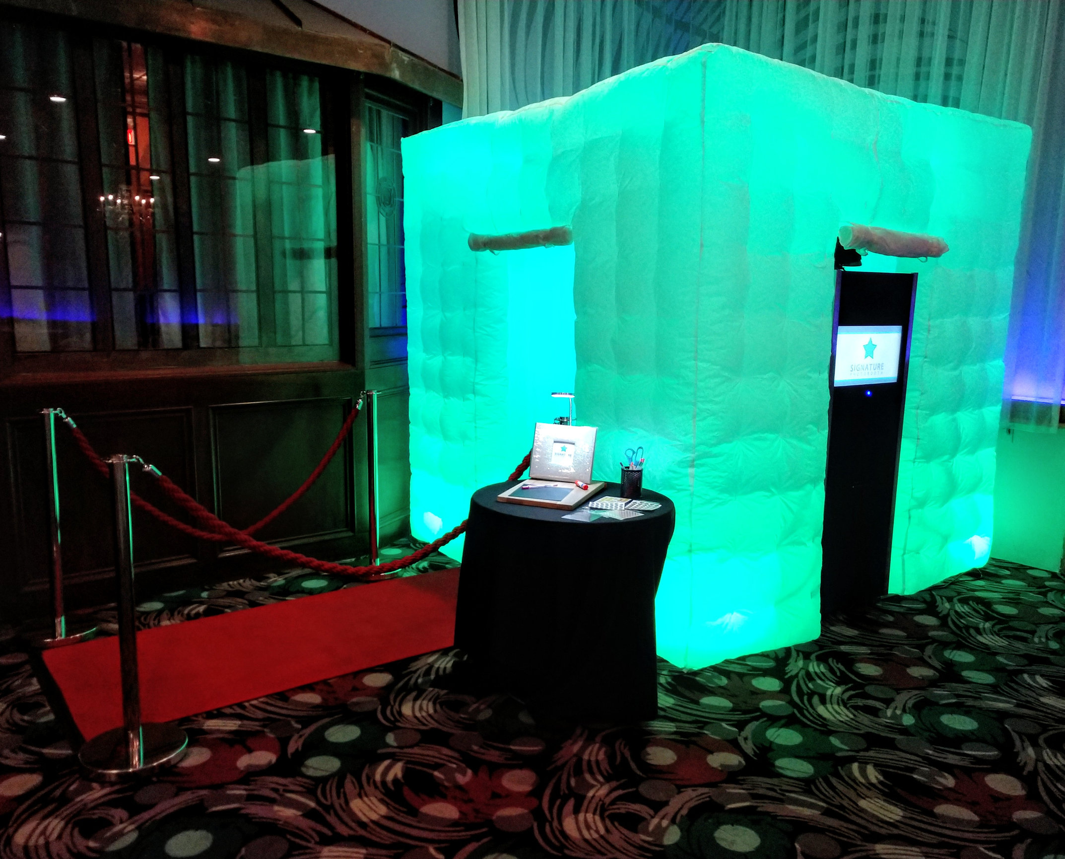 CUBE PACKAGE UPGRADE OPTIONS - Signature Photo Booth Rentals Cincinnati ...